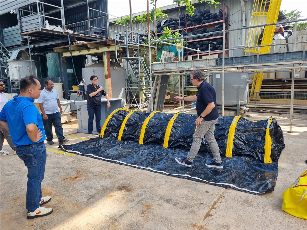 Water Activated Heavy Duty Inflatable Flood Barrier | Flood X | Flood ...